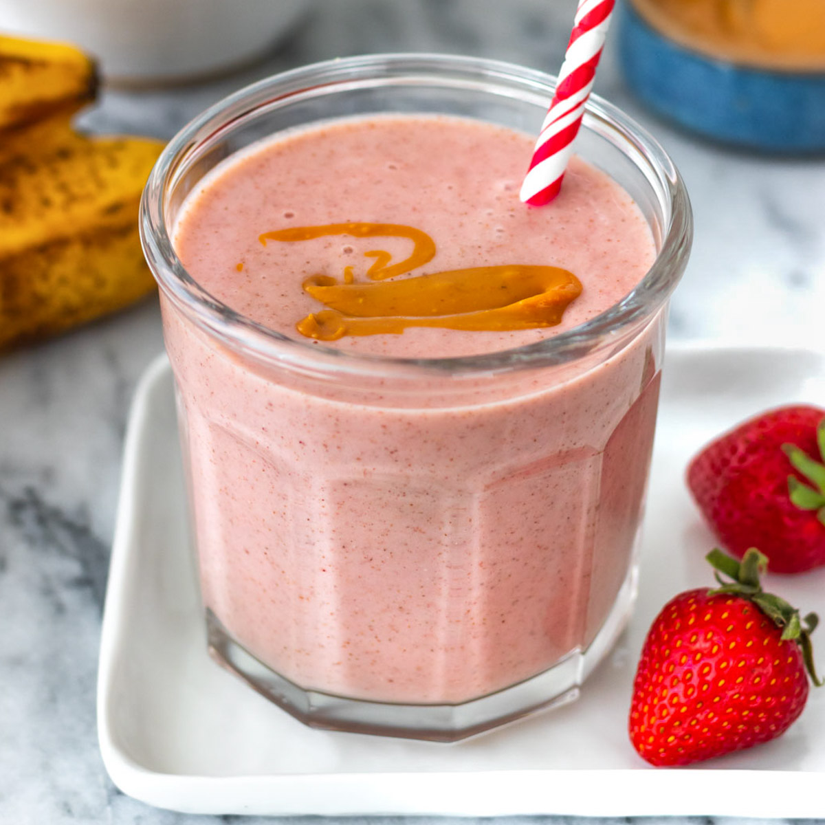 Strawberry Banana Peanut Butter Smoothie | Feed Yourself Plants